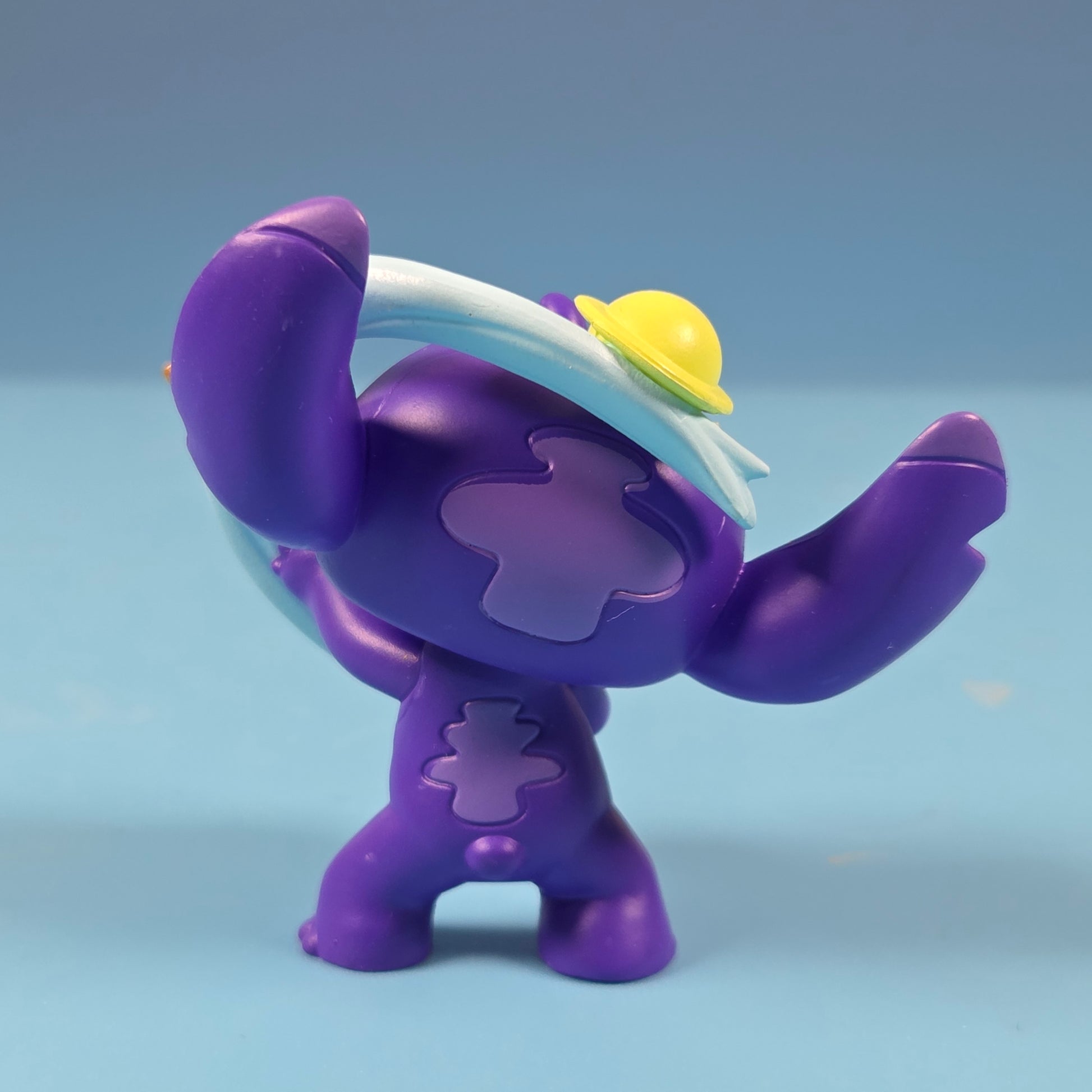 Disney Stitch Outta This World - Stitch with Planet Hoop – Mini Mysterys